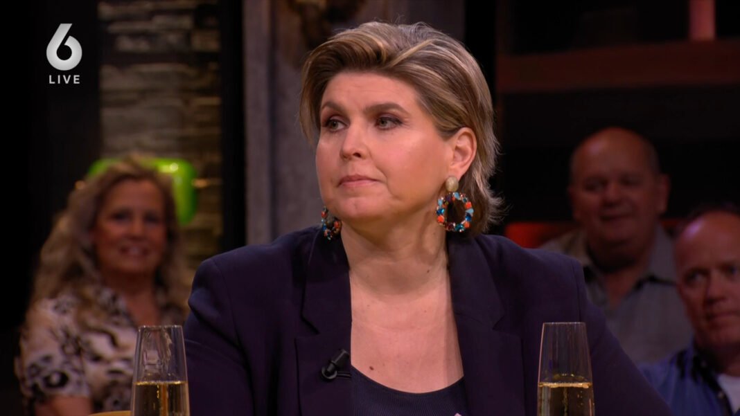 Angela de Jong wordt op laatste moment op 'reservebank' gezet door ...