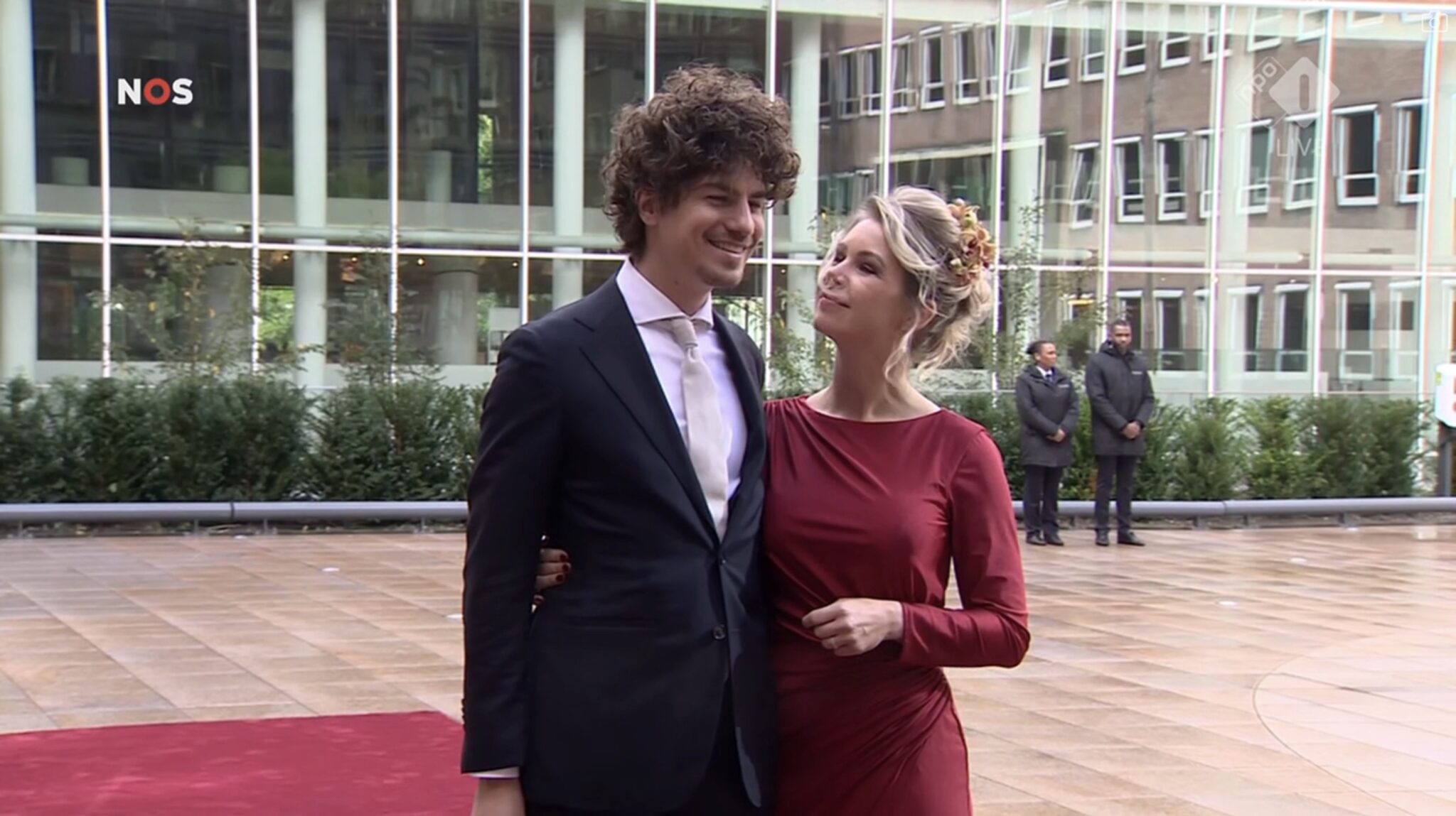 Femke Wiersma verrast en toont haar vriend op Prinsjesdag